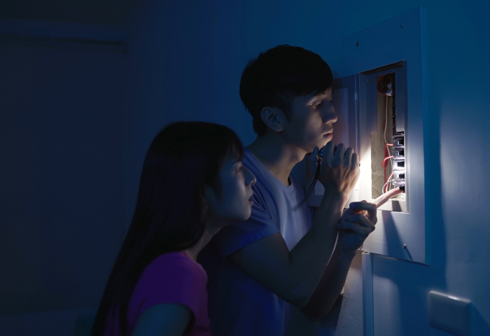 Breaker on but No Power: What Could be the Problem and How to Solve It ...